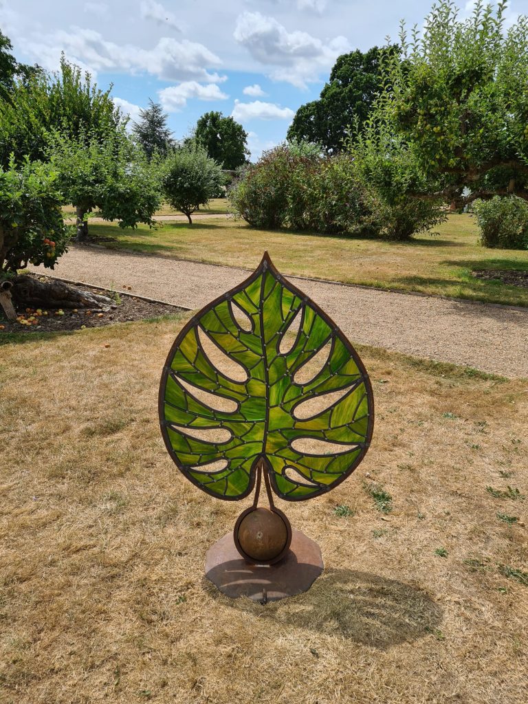 David Gisby coloured glass sculpture leaf green Godinton - Copper Creatures
